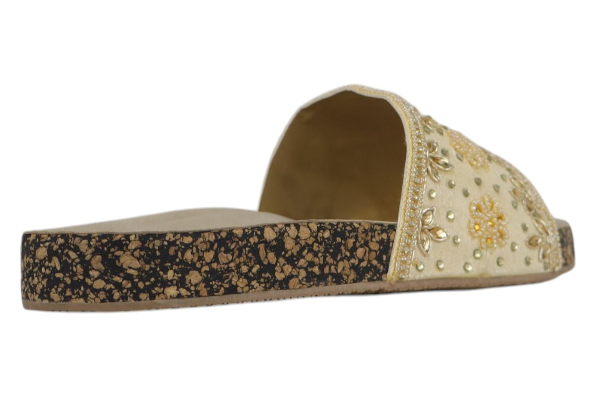 ARCANIS GOLD CHAPPALS ::PARMAR BOOT HOUSE | Buy Footwear and ...