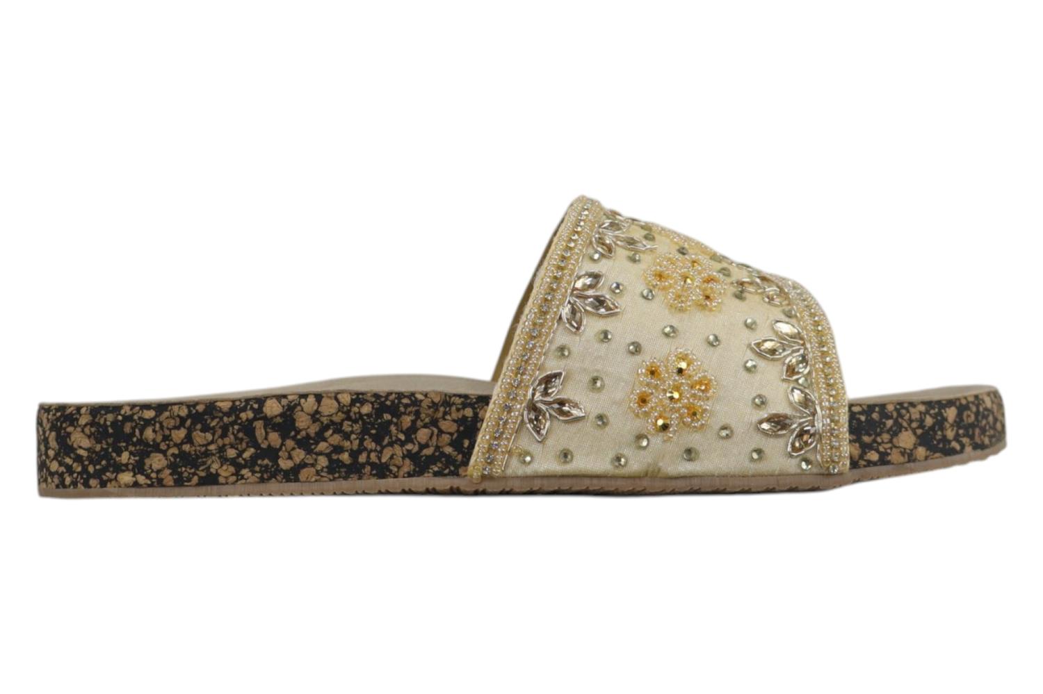 ARCANIS GOLD CHAPPALS ::PARMAR BOOT HOUSE | Buy Footwear and ...